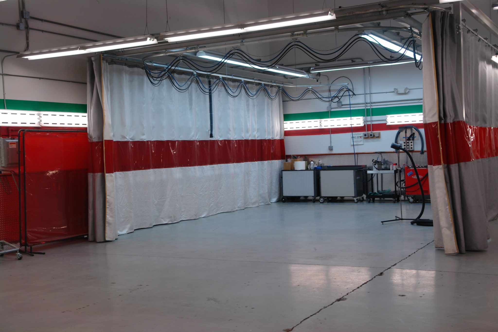 Clean Rooms - RAE - Reliable Automotive Equipment, Inc.